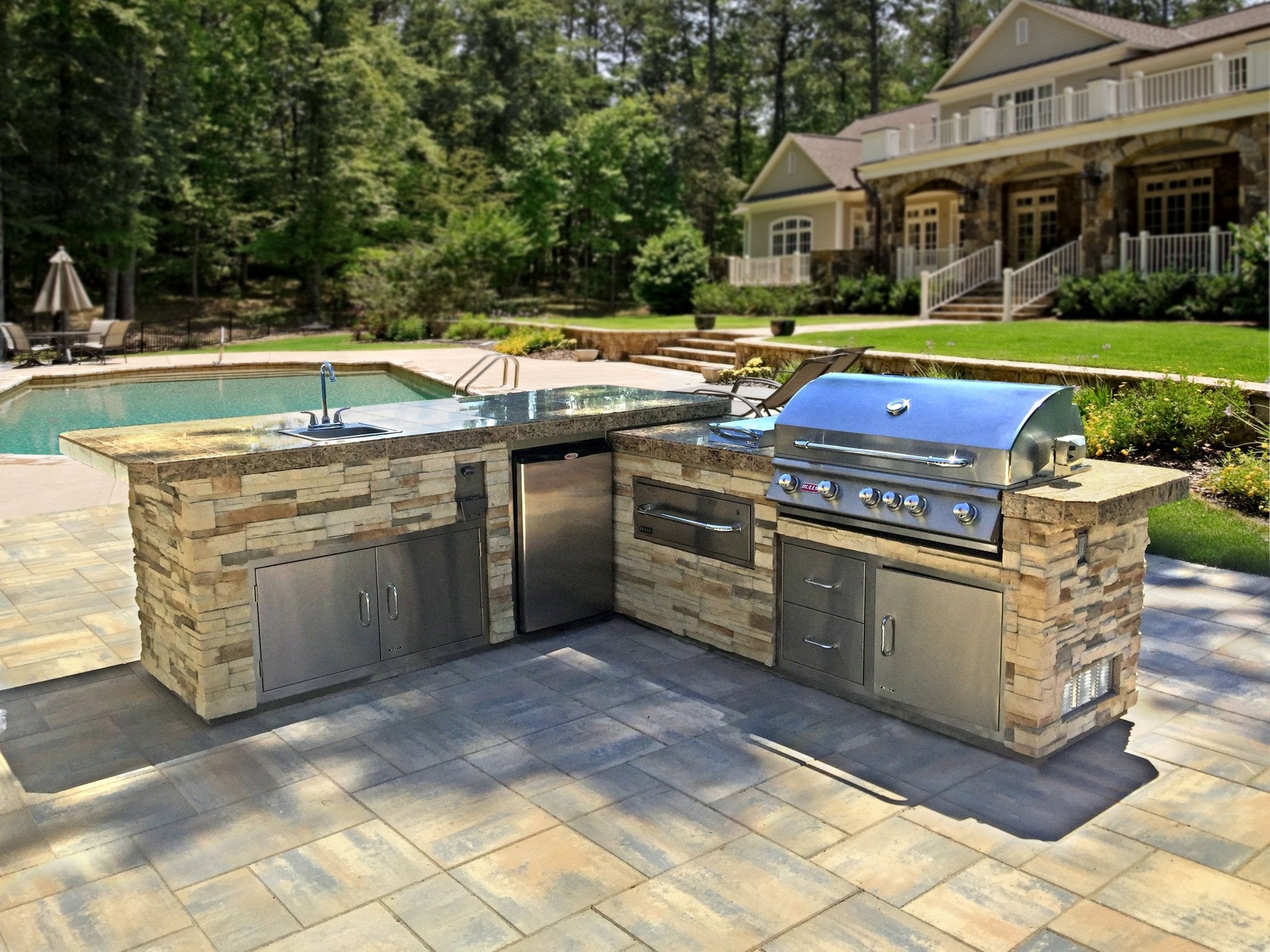 The Ultimate BBQ Guide: From Grilling Techniques to Mouthwatering Reci ...